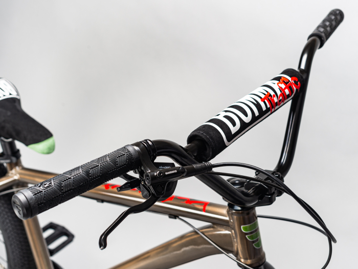 Bomma Traffic Midnight wheelie bike